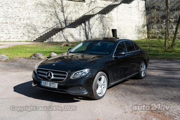 Melns Mercedes-Benz E-Class 2016 Tallina, ar dzinēja tilpumu 2.00 L un nobraukumu 189 tūkst. km par 17890 €, foto 2 vietnē AUTOMOTO.COM.LV
