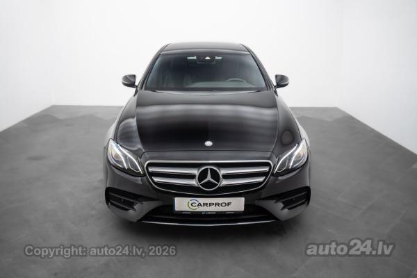 Melns Mercedes-Benz E-Class 2016 Tallina, ar dzinēja tilpumu 2.00 L un nobraukumu 238 tūkst. km par 19999 €, foto 2 vietnē AUTOMOTO.COM.LV