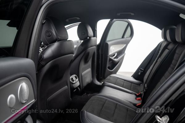 Melns Mercedes-Benz E-Class 2016 Tallina, ar dzinēja tilpumu 2.00 L un nobraukumu 238 tūkst. km par 19999 €, foto 8 vietnē AUTOMOTO.COM.LV
