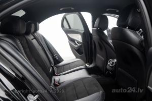 Melns Mercedes-Benz E-Class 2016 Tallina, ar dzinēja tilpumu 2.00 L un nobraukumu 238 tūkst. km par 19999 €, foto 10 vietnē AUTOMOTO.COM.LV