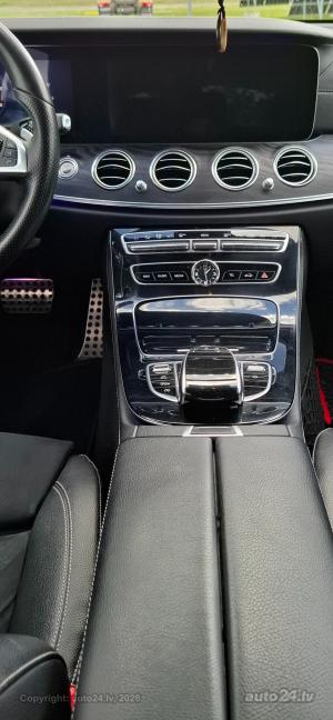 Black Mercedes-Benz E-Class 2016 in Tallinn, with an engine capacity of 2.00 L and mileage of 159 thousand km for 21700 €, photo 9 on AUTOMOTO.COM.LV