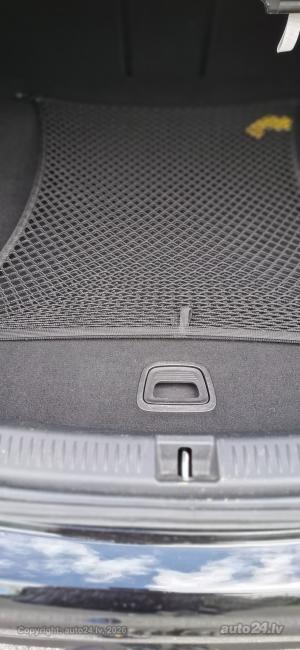 Black Mercedes-Benz E-Class 2016 in Tallinn, with an engine capacity of 2.00 L and mileage of 159 thousand km for 21700 €, photo 13 on AUTOMOTO.COM.LV