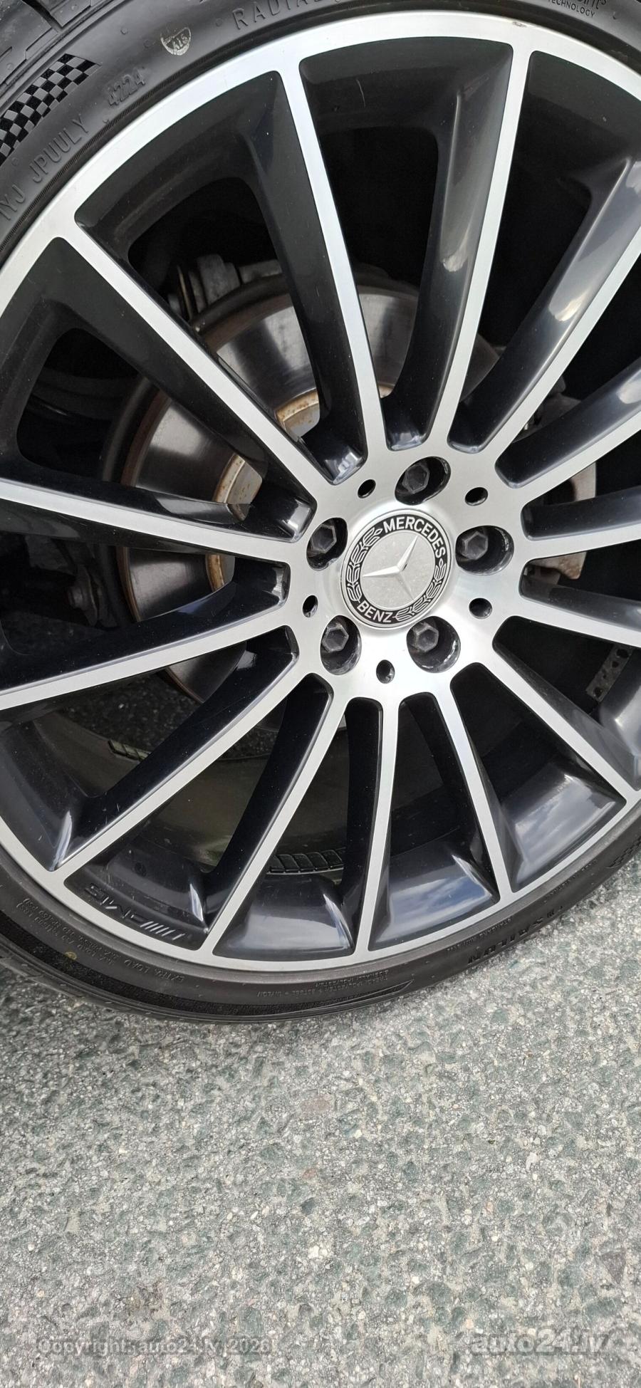 Black Mercedes-Benz E-Class 2016 in Tallinn, with an engine capacity of 2.00 L and mileage of 159 thousand km for 21700 €, photo 14 on AUTOMOTO.COM.LV