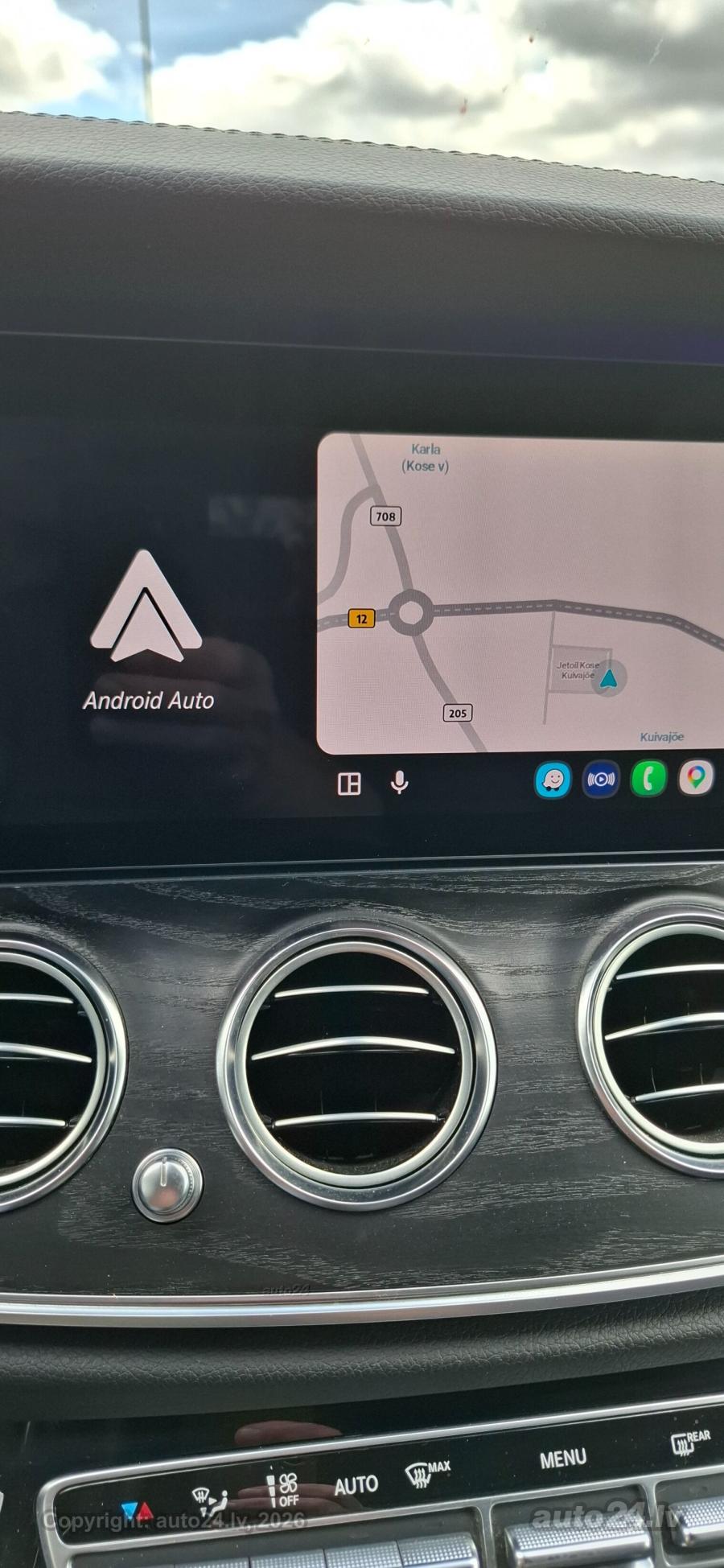 Black Mercedes-Benz E-Class 2016 in Tallinn, with an engine capacity of 2.00 L and mileage of 159 thousand km for 21700 €, photo 17 on AUTOMOTO.COM.LV