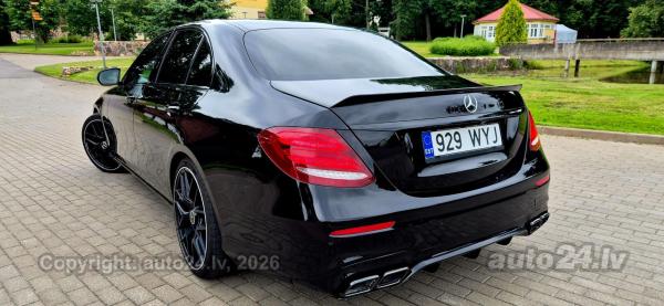 Black Mercedes-Benz E-Class 2016 in Tartu, with an engine capacity of 2.00 L and mileage of 211 thousand km for 22400 €, photo 3 on AUTOMOTO.COM.LV