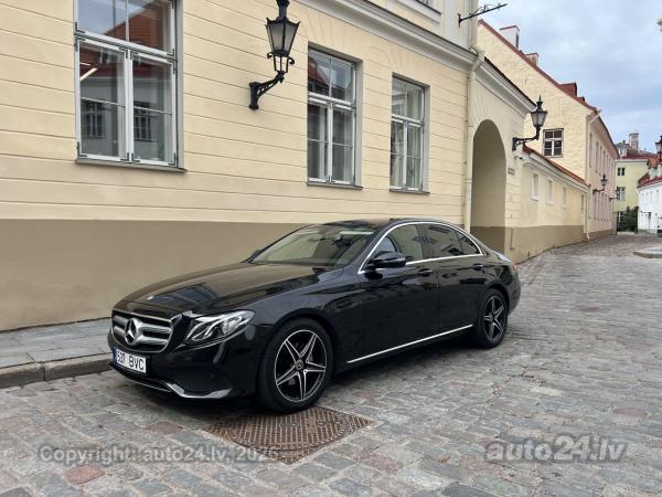 Melns Mercedes-Benz E-Class 2016 Tallina, ar dzinēja tilpumu 2.00 L un nobraukumu 85 tūkst. km par 27900 €, foto 1 vietnē AUTOMOTO.COM.LV