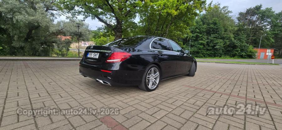 Melns Mercedes-Benz E-Class 2016 Tallina, ar dzinēja tilpumu 3.00 L un nobraukumu 205 tūkst. km par 25000 €, foto 5 vietnē AUTOMOTO.COM.LV