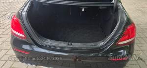 Melns Mercedes-Benz E-Class 2016 Tallina, ar dzinēja tilpumu 3.00 L un nobraukumu 205 tūkst. km par 25000 €, foto 16 vietnē AUTOMOTO.COM.LV