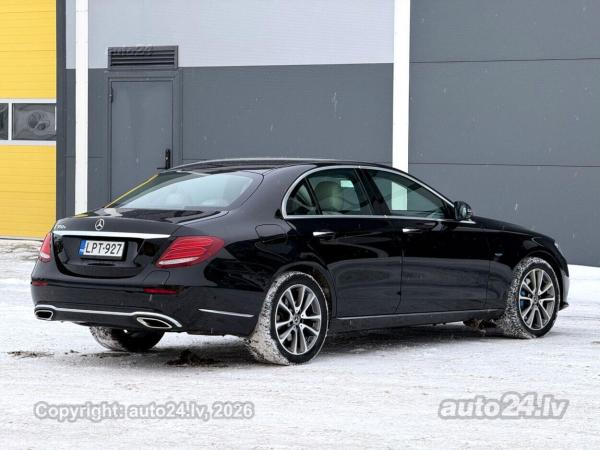 Black Mercedes-Benz E-Class 2017 in Tallinn, with an engine capacity of 2.00 L and mileage of 238 thousand km for 17900 €, photo 3 on AUTOMOTO.COM.LV