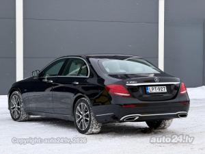 Melns Mercedes-Benz E-Class 2017 Tallina, ar dzinēja tilpumu 2.00 L un nobraukumu 238 tūkst. km par 17900 €, foto 4 vietnē AUTOMOTO.COM.LV