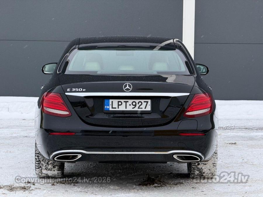 Melns Mercedes-Benz E-Class 2017 Tallina, ar dzinēja tilpumu 2.00 L un nobraukumu 238 tūkst. km par 17900 €, foto 6 vietnē AUTOMOTO.COM.LV