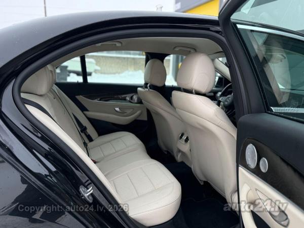 Black Mercedes-Benz E-Class 2017 in Tallinn, with an engine capacity of 2.00 L and mileage of 238 thousand km for 17900 €, photo 10 on AUTOMOTO.COM.LV