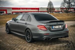 Black Mercedes-Benz E-Class 2017 in Riga, with an engine capacity of 4.00 L and mileage of 61 thousand km for 55990 €, photo 6 on AUTOMOTO.COM.LV