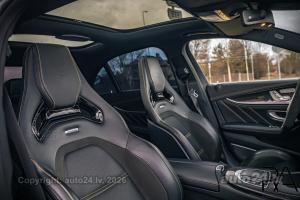 Black Mercedes-Benz E-Class 2017 in Riga, with an engine capacity of 4.00 L and mileage of 61 thousand km for 55990 €, photo 11 on AUTOMOTO.COM.LV