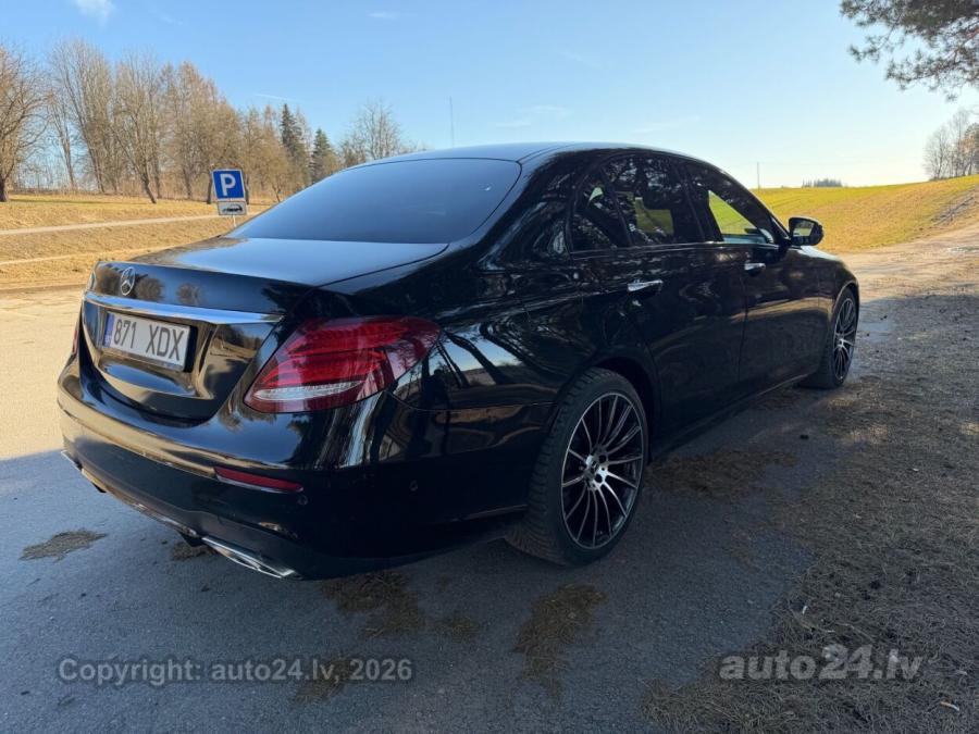 Black Mercedes-Benz E-Class 2017 in Tallinn, with an engine capacity of 2.00 L and mileage of 193 thousand km for 24700 €, photo 7 on AUTOMOTO.COM.LV