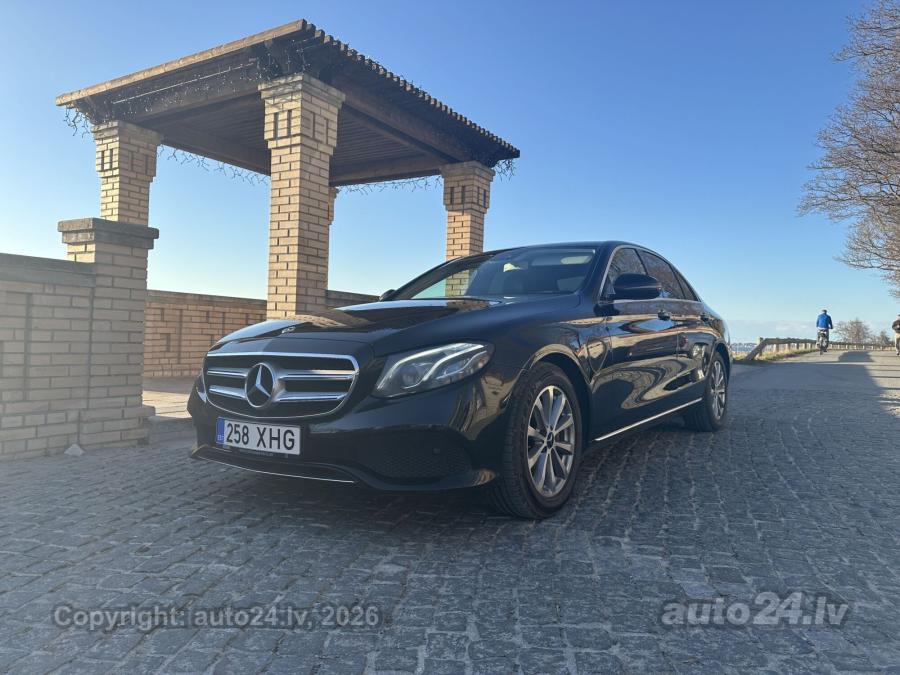 Melns Mercedes-Benz E-Class 2017 Tallina, ar dzinēja tilpumu 2.00 L un nobraukumu 177 tūkst. km par 22500 €, foto 1 vietnē AUTOMOTO.COM.LV