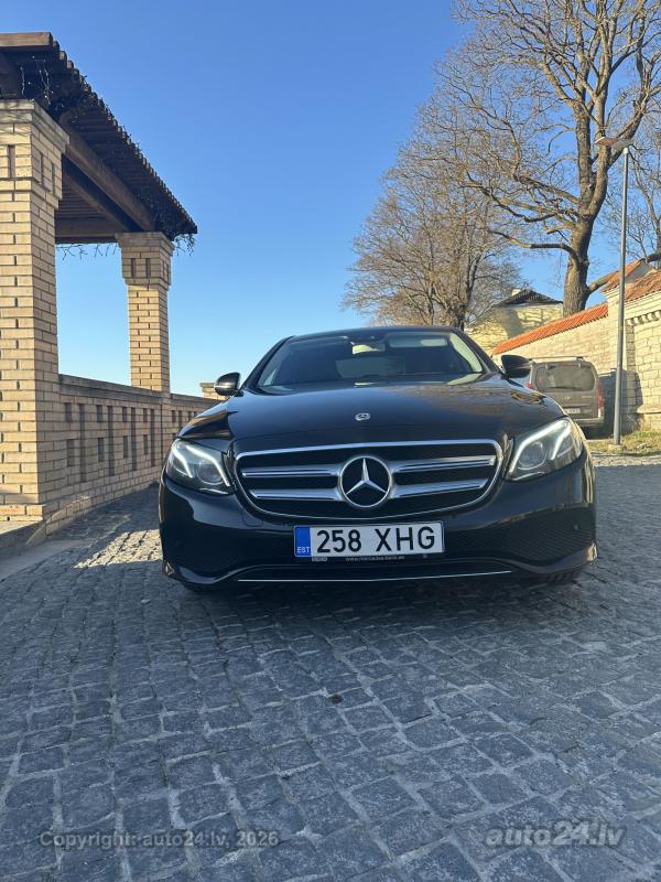 Melns Mercedes-Benz E-Class 2017 Tallina, ar dzinēja tilpumu 2.00 L un nobraukumu 177 tūkst. km par 22500 €, foto 3 vietnē AUTOMOTO.COM.LV