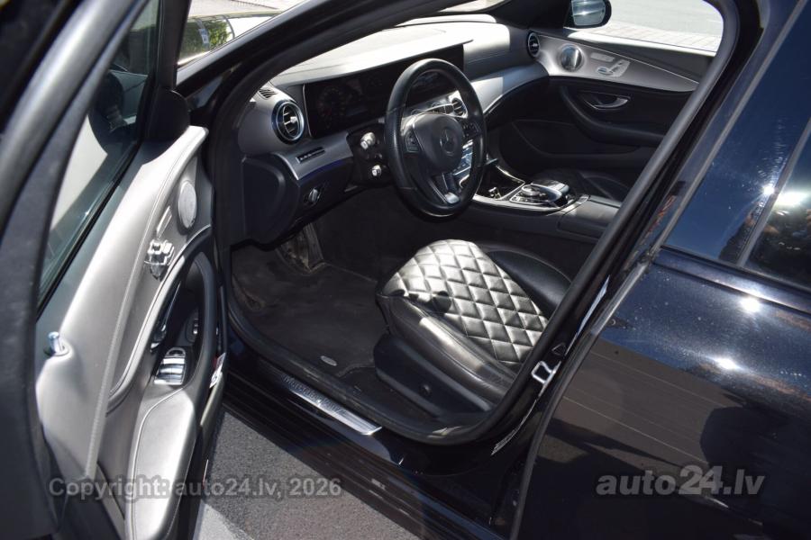 Melns Mercedes-Benz E-Class 2017 Tallina, ar dzinēja tilpumu 3.00 L un nobraukumu 175 tūkst. km par 26500 €, foto 10 vietnē AUTOMOTO.COM.LV