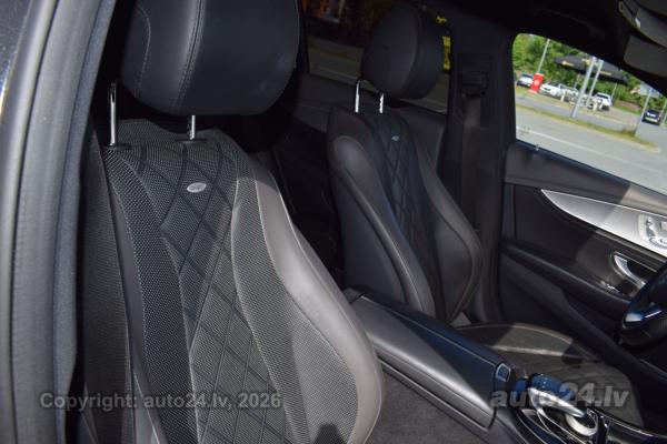 Melns Mercedes-Benz E-Class 2017 Tallina, ar dzinēja tilpumu 3.00 L un nobraukumu 175 tūkst. km par 26500 €, foto 10 vietnē AUTOMOTO.COM.LV