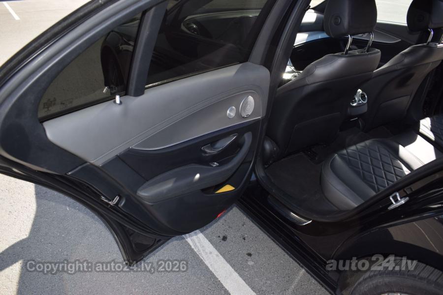 Melns Mercedes-Benz E-Class 2017 Tallina, ar dzinēja tilpumu 3.00 L un nobraukumu 175 tūkst. km par 26500 €, foto 14 vietnē AUTOMOTO.COM.LV