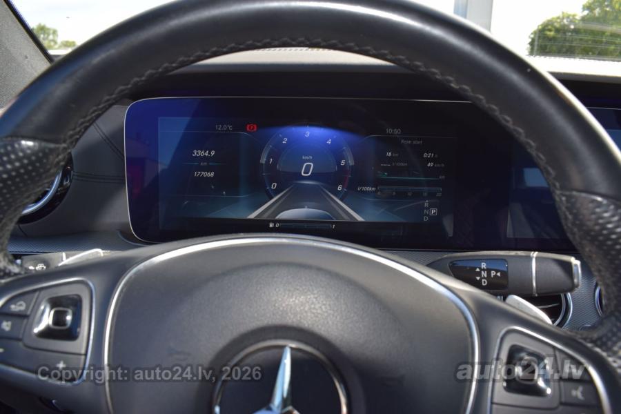 Melns Mercedes-Benz E-Class 2017 Tallina, ar dzinēja tilpumu 3.00 L un nobraukumu 175 tūkst. km par 26500 €, foto 16 vietnē AUTOMOTO.COM.LV