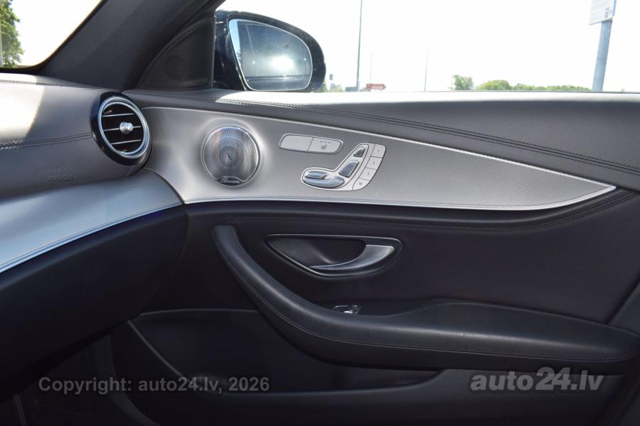 Melns Mercedes-Benz E-Class 2017 Tallina, ar dzinēja tilpumu 3.00 L un nobraukumu 175 tūkst. km par 26500 €, foto 20 vietnē AUTOMOTO.COM.LV