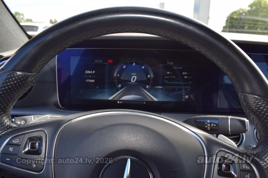 Melns Mercedes-Benz E-Class 2017 Tallina, ar dzinēja tilpumu 3.00 L un nobraukumu 175 tūkst. km par 26500 €, foto 21 vietnē AUTOMOTO.COM.LV