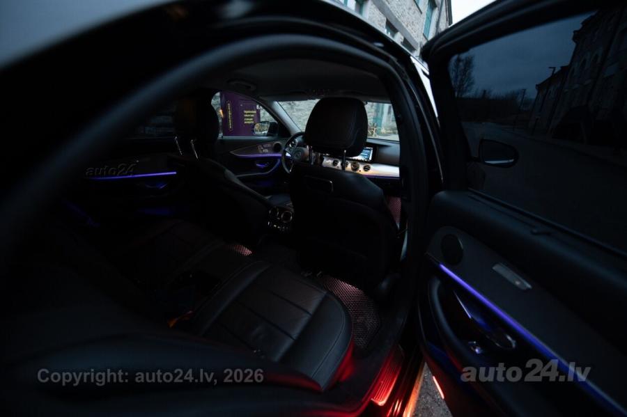 Melns Mercedes-Benz E-Class 2017 Tallina, ar dzinēja tilpumu 2.00 L un nobraukumu 202 tūkst. km par 26500 €, foto 4 vietnē AUTOMOTO.COM.LV