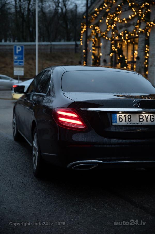 Black Mercedes-Benz E-Class 2017 in Tallinn, with an engine capacity of 2.00 L and mileage of 202 thousand km for 26500 €, photo 4 on AUTOMOTO.COM.LV