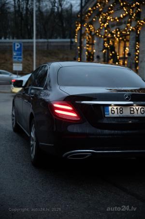 Melns Mercedes-Benz E-Class 2017 Tallina, ar dzinēja tilpumu 2.00 L un nobraukumu 202 tūkst. km par 26500 €, foto 5 vietnē AUTOMOTO.COM.LV