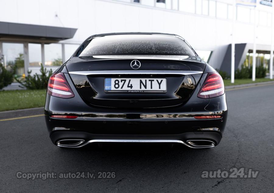 Melns Mercedes-Benz E-Class 2017 Tallina, ar dzinēja tilpumu 3.50 L un nobraukumu 178 tūkst. km par 24990 €, foto 4 vietnē AUTOMOTO.COM.LV