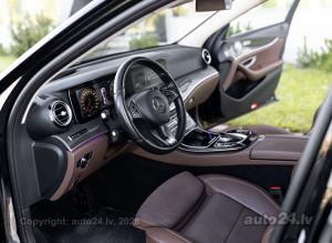 Melns Mercedes-Benz E-Class 2017 Tallina, ar dzinēja tilpumu 3.50 L un nobraukumu 178 tūkst. km par 24990 €, foto 8 vietnē AUTOMOTO.COM.LV