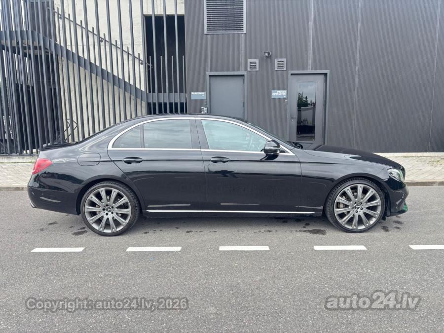 Black Mercedes-Benz E-Class 2017 in Tallinn, with an engine capacity of 2.00 L and mileage of 380 thousand km for 11990 €, photo 8 on AUTOMOTO.COM.LV