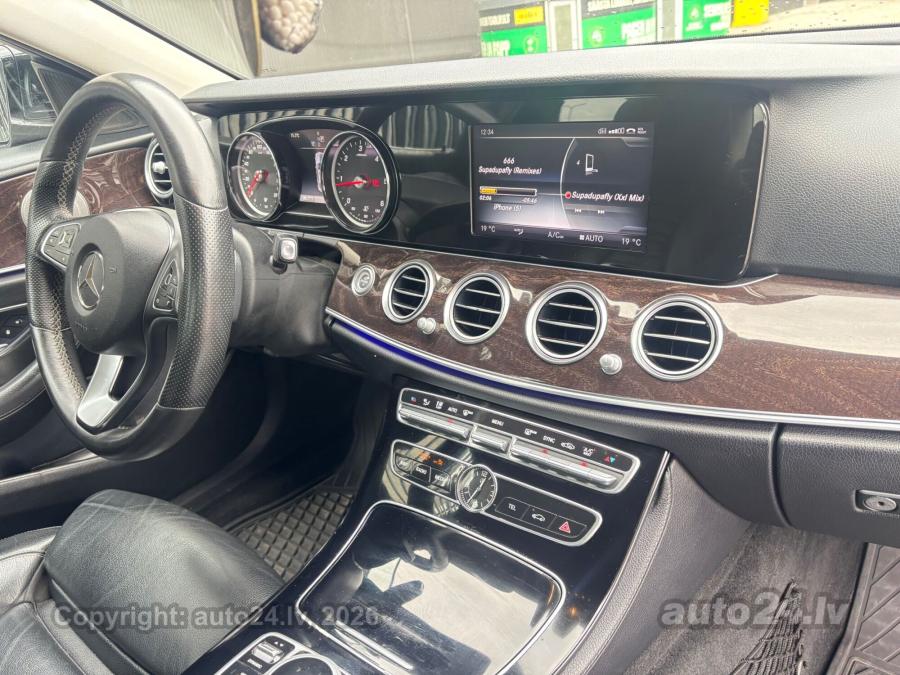 Black Mercedes-Benz E-Class 2017 in Tallinn, with an engine capacity of 2.00 L and mileage of 380 thousand km for 11990 €, photo 16 on AUTOMOTO.COM.LV