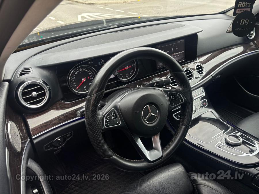 Black Mercedes-Benz E-Class 2017 in Tallinn, with an engine capacity of 2.00 L and mileage of 380 thousand km for 11990 €, photo 20 on AUTOMOTO.COM.LV