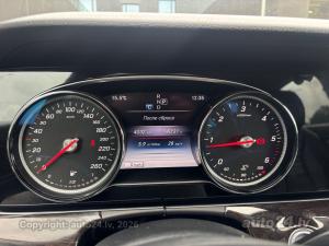 Black Mercedes-Benz E-Class 2017 in Tallinn, with an engine capacity of 2.00 L and mileage of 380 thousand km for 11990 €, photo 21 on AUTOMOTO.COM.LV