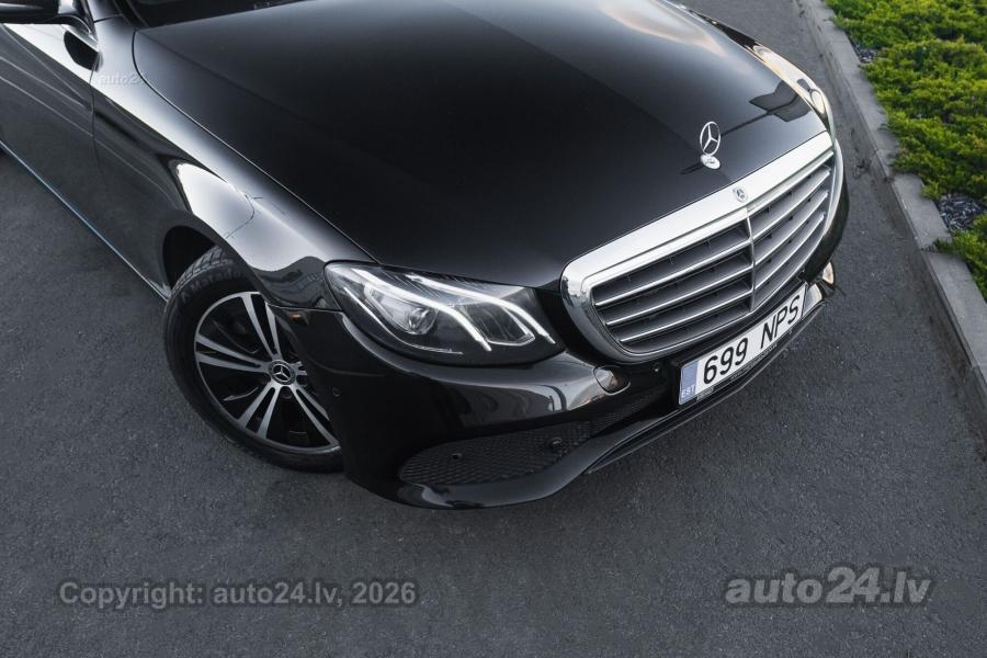Black Mercedes-Benz E-Class 2018 in Tallinn, with an engine capacity of 2.00 L and mileage of 395 thousand km for 13999 €, photo 1 on AUTOMOTO.COM.LV