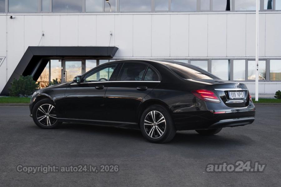 Black Mercedes-Benz E-Class 2018 in Tallinn, with an engine capacity of 2.00 L and mileage of 395 thousand km for 13999 €, photo 4 on AUTOMOTO.COM.LV