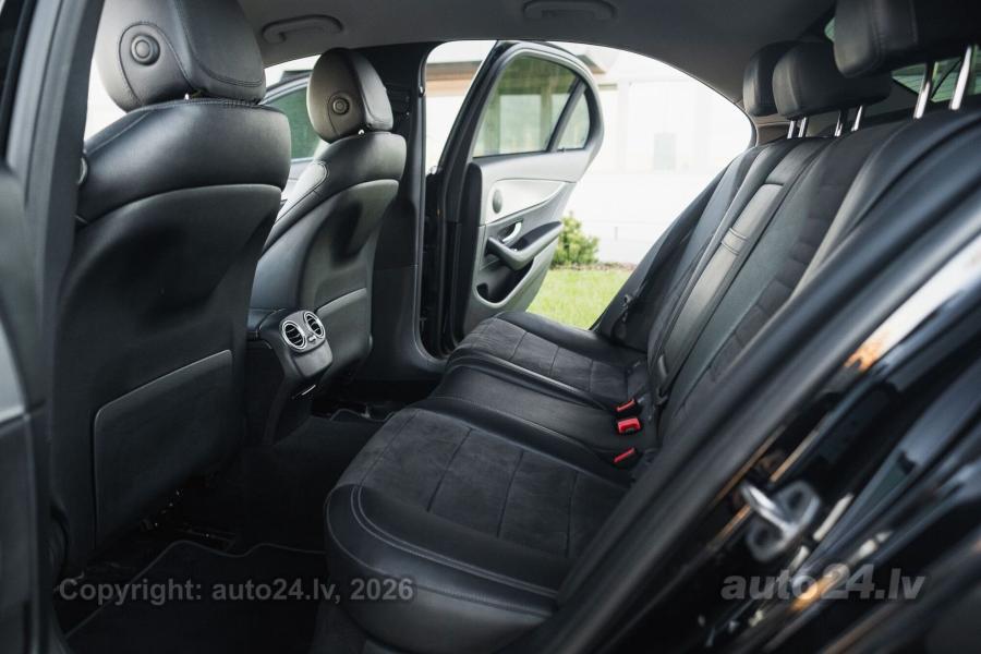 Black Mercedes-Benz E-Class 2018 in Tallinn, with an engine capacity of 2.00 L and mileage of 395 thousand km for 13999 €, photo 7 on AUTOMOTO.COM.LV