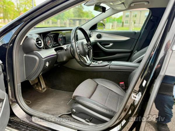 Melns Mercedes-Benz E-Class 2018 Tallina, ar dzinēja tilpumu 2.00 L un nobraukumu 180 tūkst. km par 18200 €, foto 10 vietnē AUTOMOTO.COM.LV