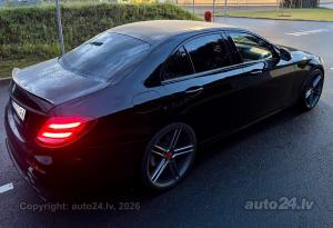 Melns Mercedes-Benz E-Class 2018 Tallina, ar dzinēja tilpumu 2.00 L un nobraukumu 165 tūkst. km par 25900 €, foto 5 vietnē AUTOMOTO.COM.LV