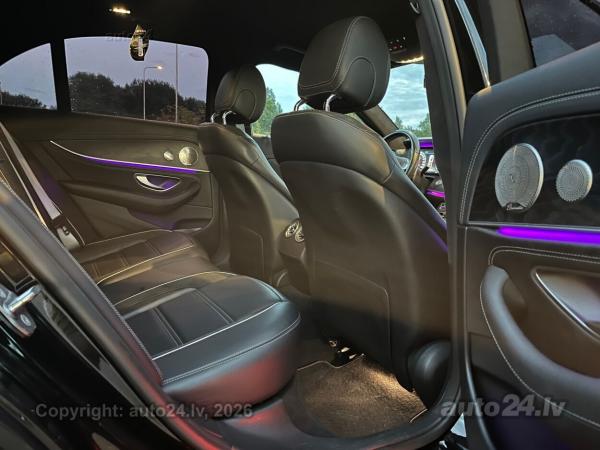 Melns Mercedes-Benz E-Class 2018 Tallina, ar dzinēja tilpumu 2.00 L un nobraukumu 165 tūkst. km par 25900 €, foto 9 vietnē AUTOMOTO.COM.LV