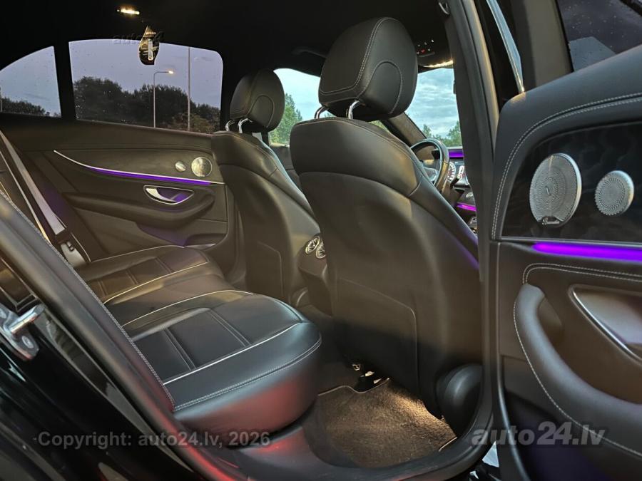 Melns Mercedes-Benz E-Class 2018 Tallina, ar dzinēja tilpumu 2.00 L un nobraukumu 165 tūkst. km par 25900 €, foto 10 vietnē AUTOMOTO.COM.LV