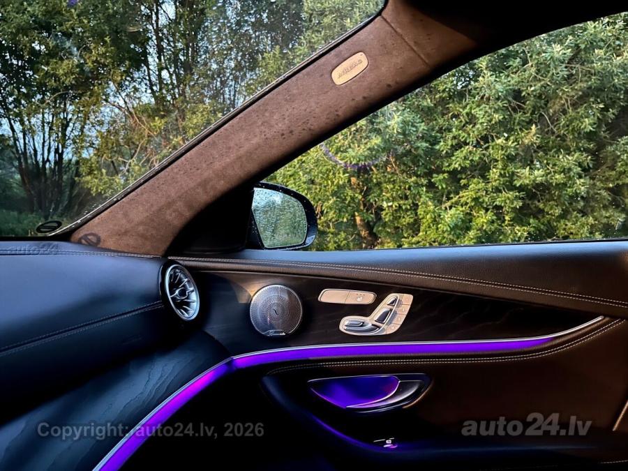 Melns Mercedes-Benz E-Class 2018 Tallina, ar dzinēja tilpumu 2.00 L un nobraukumu 165 tūkst. km par 25900 €, foto 13 vietnē AUTOMOTO.COM.LV