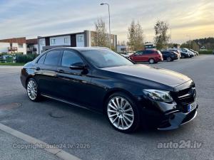 Melns Mercedes-Benz E-Class 2018 Tallina, ar dzinēja tilpumu 2.00 L un nobraukumu 165 tūkst. km par 25900 €, foto 17 vietnē AUTOMOTO.COM.LV