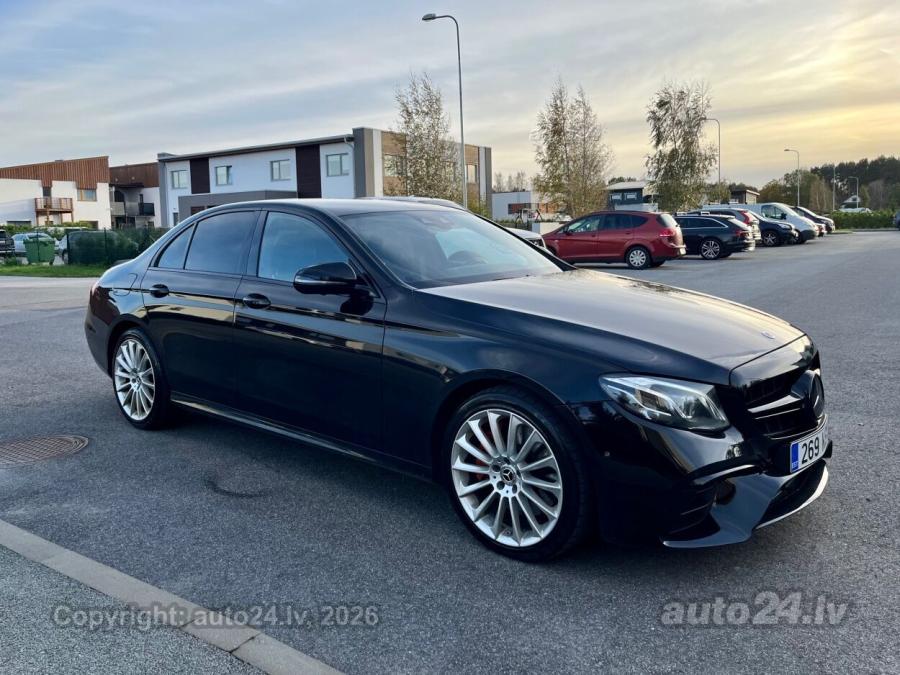 Melns Mercedes-Benz E-Class 2018 Tallina, ar dzinēja tilpumu 2.00 L un nobraukumu 165 tūkst. km par 25900 €, foto 17 vietnē AUTOMOTO.COM.LV