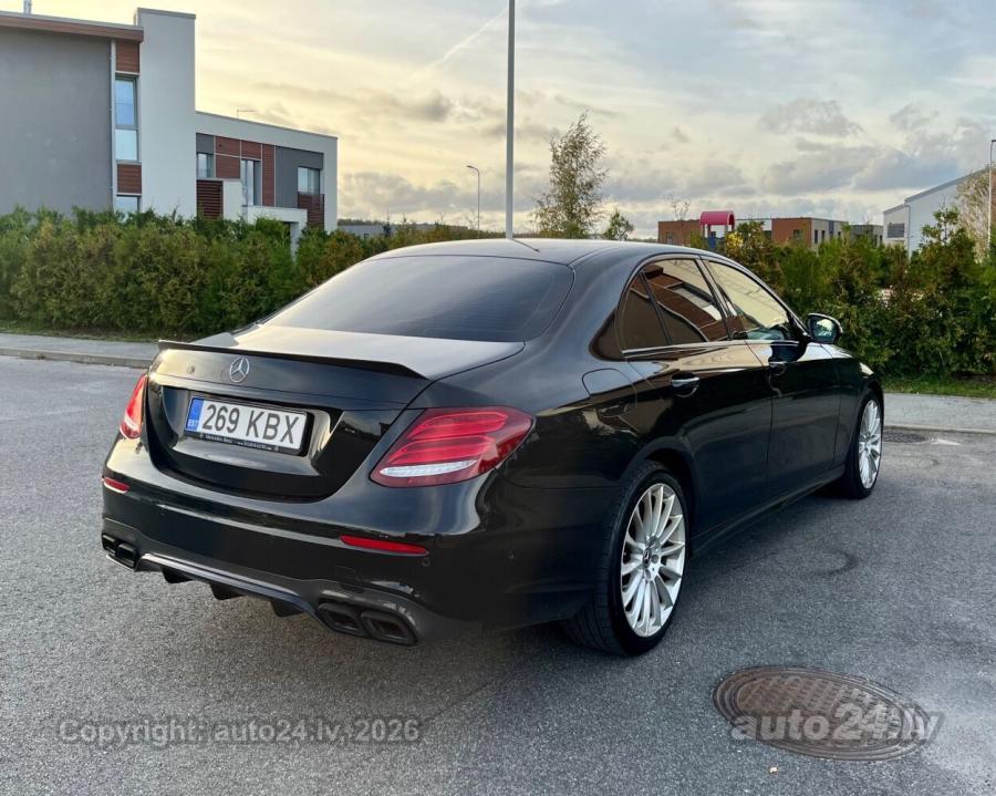 Melns Mercedes-Benz E-Class 2018 Tallina, ar dzinēja tilpumu 2.00 L un nobraukumu 165 tūkst. km par 25900 €, foto 18 vietnē AUTOMOTO.COM.LV