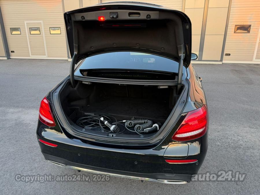 Melns Mercedes-Benz E-Class 2018 Pērnava, ar dzinēja tilpumu 2.00 L un nobraukumu 150 tūkst. km par 19900 €, foto 15 vietnē AUTOMOTO.COM.LV