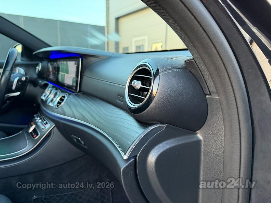 Melns Mercedes-Benz E-Class 2018 Pērnava, ar dzinēja tilpumu 2.00 L un nobraukumu 150 tūkst. km par 19900 €, foto 18 vietnē AUTOMOTO.COM.LV