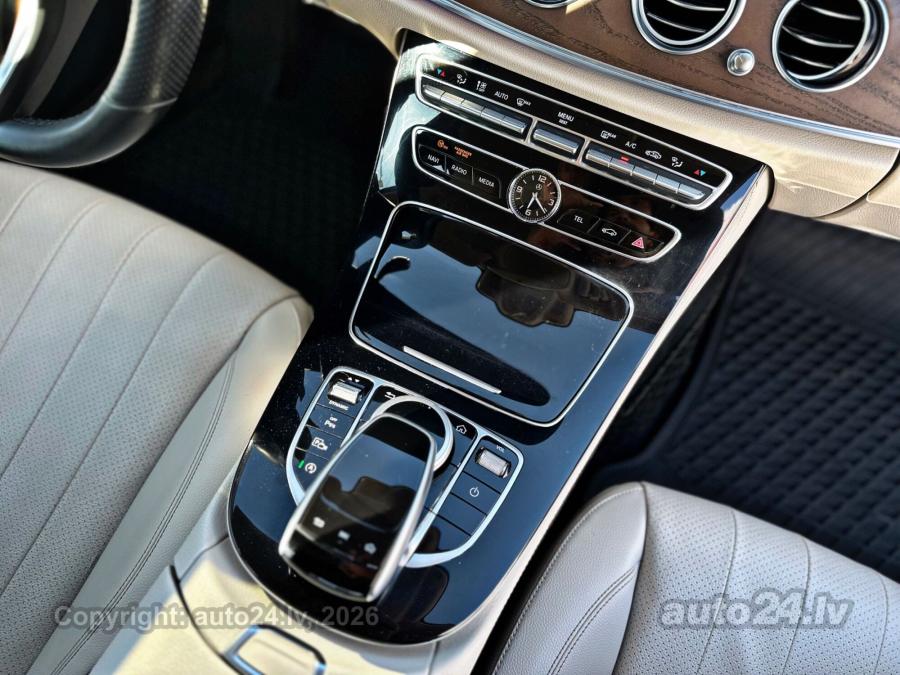 Melns Mercedes-Benz E-Class 2018 Tallina, ar dzinēja tilpumu 2.00 L un nobraukumu 258 tūkst. km par 22000 €, foto 13 vietnē AUTOMOTO.COM.LV